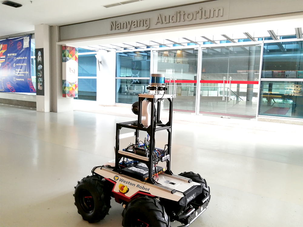 Outdoor Robot SCOUT MINI - Weston Robot - Accelerate Robot Adoption