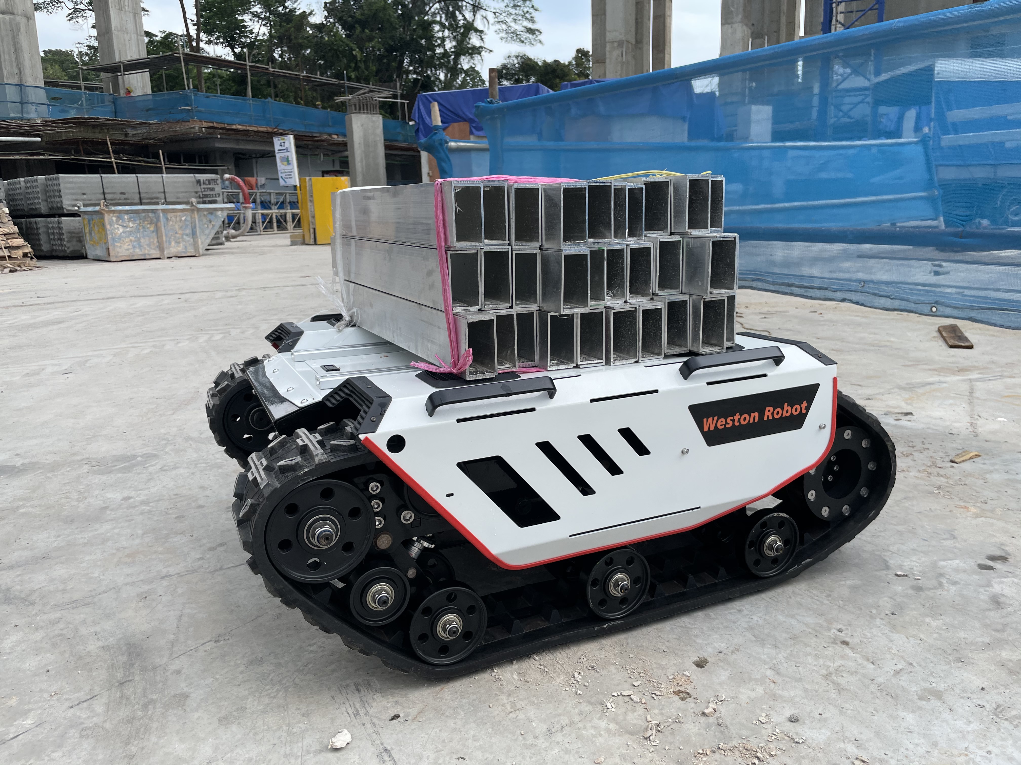 Outdoor Tracked Robot BUNKER - Weston Robot - Accelerate Robot Adoption